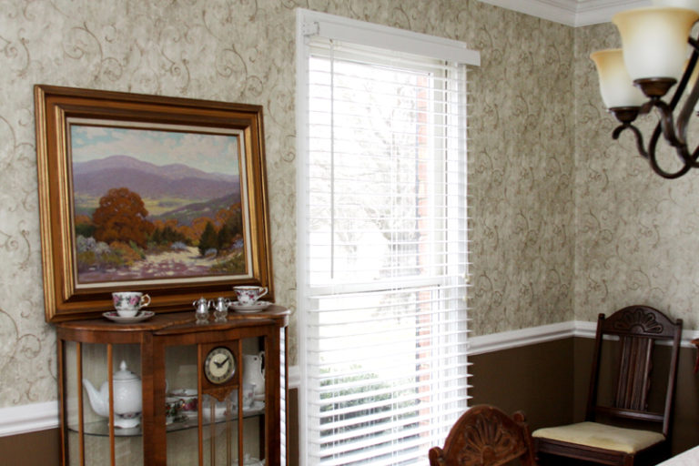 Choosing the Right Color Window Treatments
