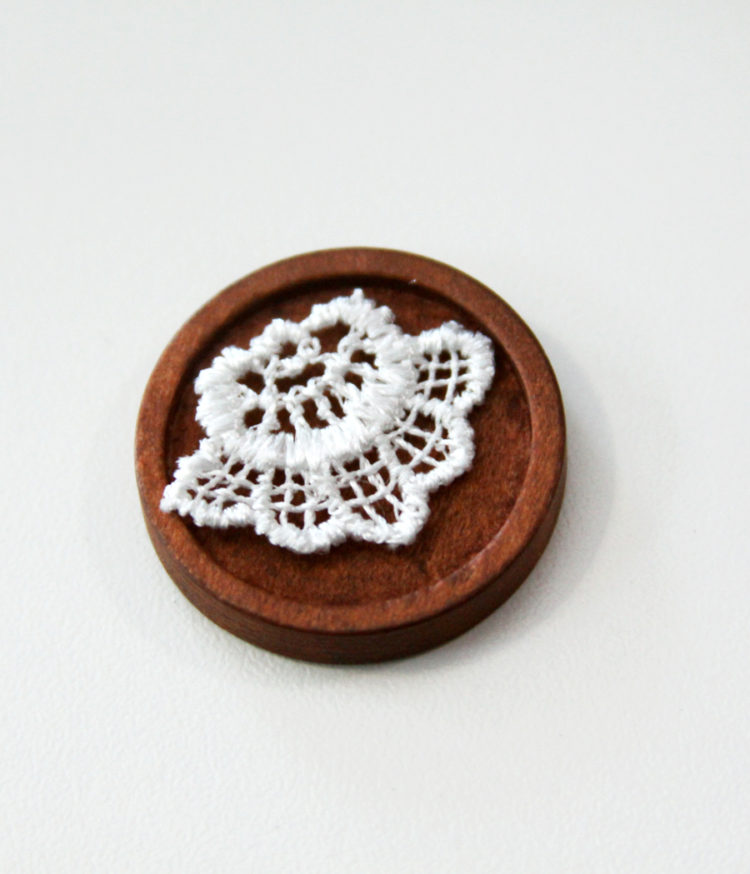 DIY Wood and Lace Pendant Necklace